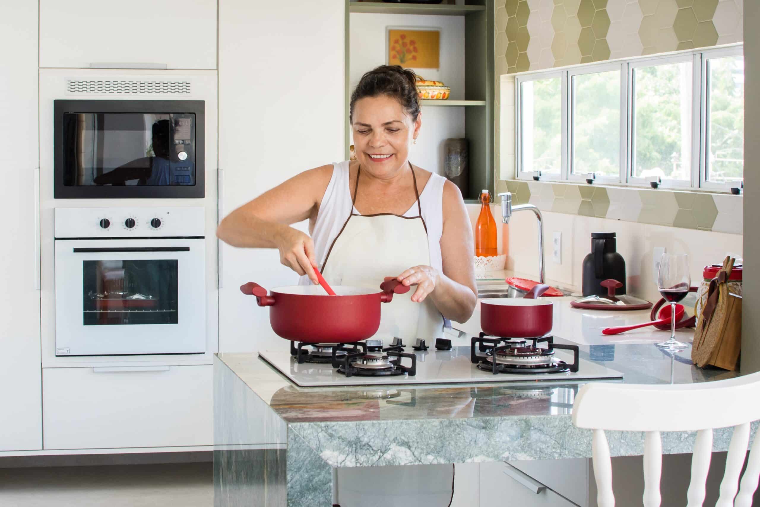 Hybrid Nannies: Childcare with Household Assistance | ENL